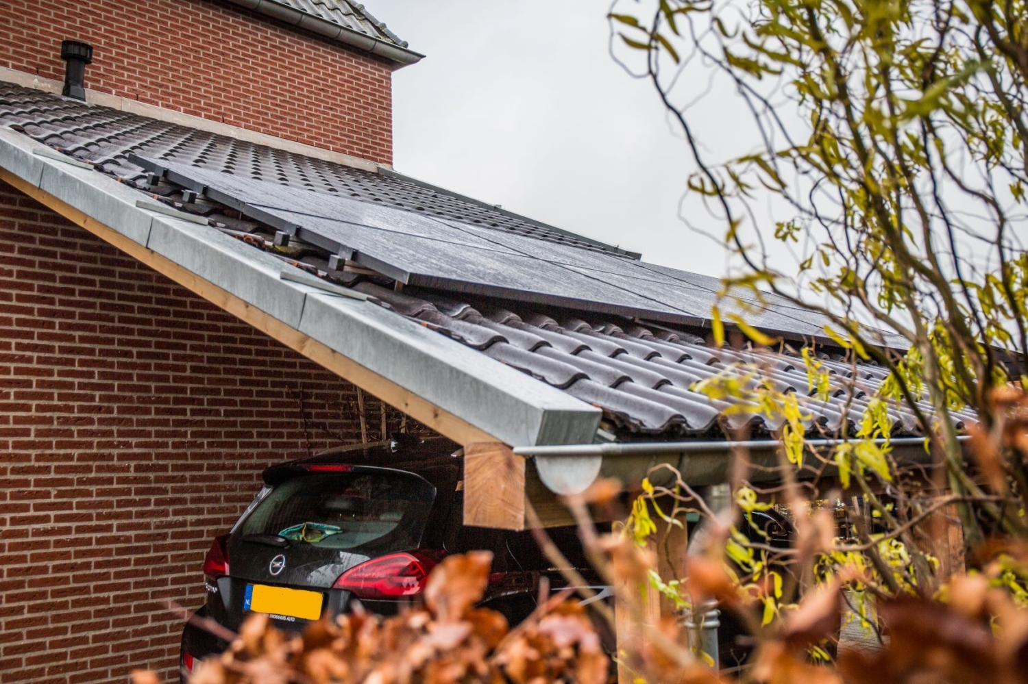 Installatie EV-lader en zonnepanelen - DonkerVeenstra